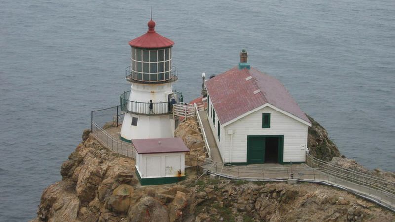 Super-Scenic Lighthouses - Sunset Magazine