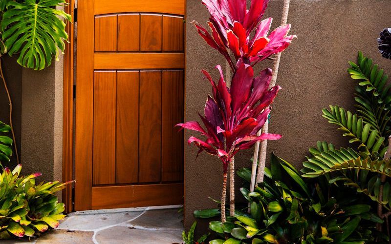 Outdoor Gates to Add Curb Appeal to Your Home - Sunset Magazine